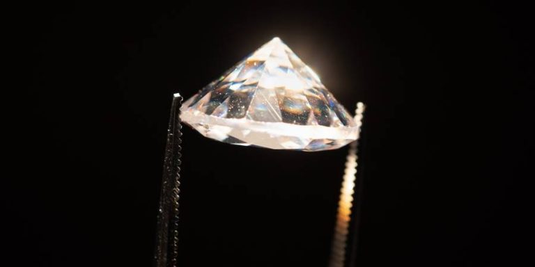 20-Carat (20ct) Diamond: Everything You Need To Know - Diamond101