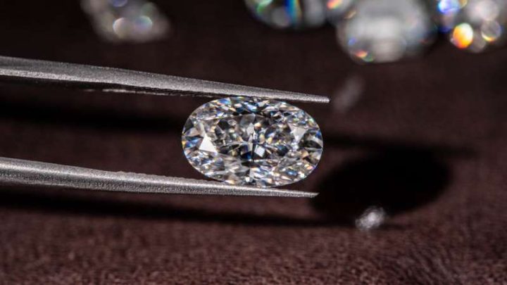 4-Carat (4ct) Diamond: Everything You Need to Know - Diamond101