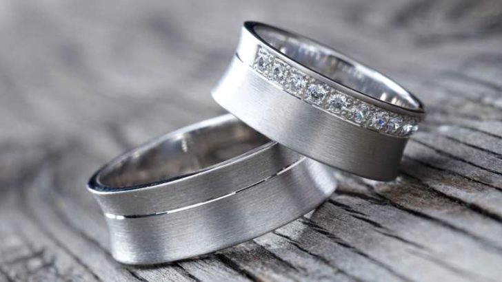 Diamond Vs. Platinum: Comparison Guide - Diamond101