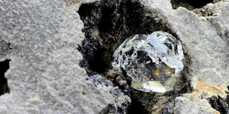 Can Acid Dissolve Or Melt Diamonds? - Diamond101