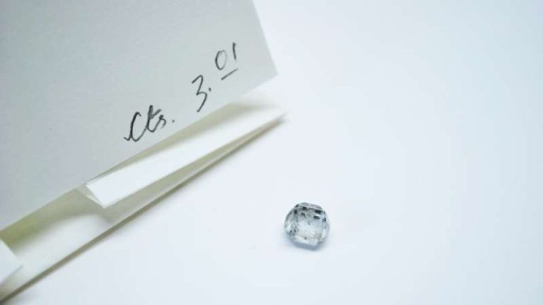 CVD Diamonds: What Is CVD Diamond? All You Need To Know - Diamond101