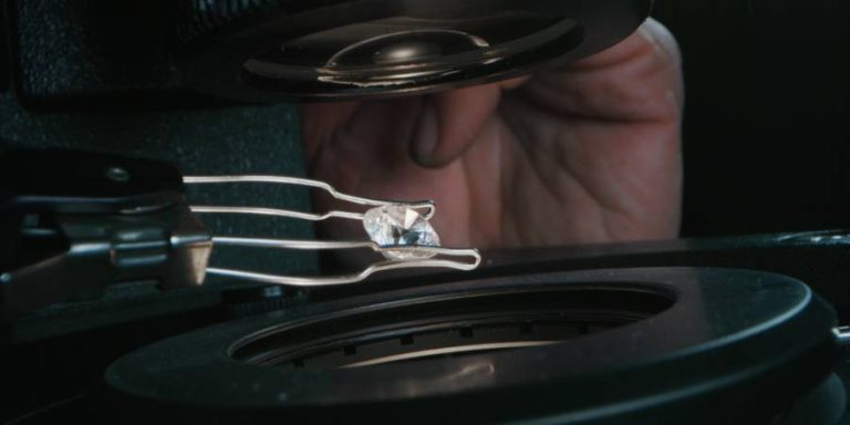 How Can You Tell If A Diamond Is Lab Grown? - Diamond101