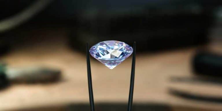 Can A Diamond Break In Half? - Diamond101