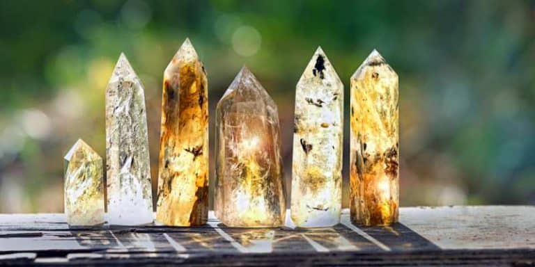 Diamonds Vs. Crystals: What Is The Difference? - Diamond101