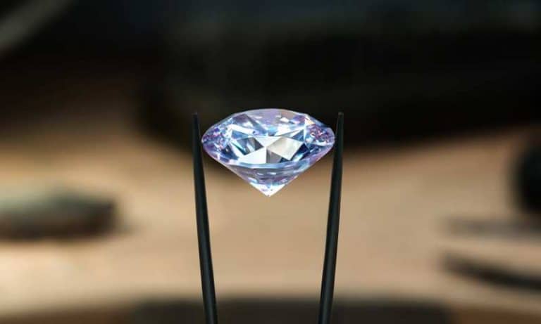 Do Real Diamonds Shine In The Dark? - Diamond101
