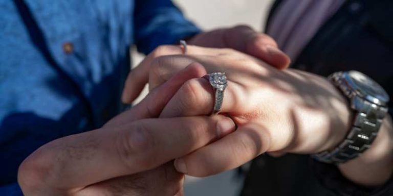 What Shape Diamond Looks Best On Fat Fingers? - Diamond101