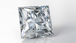 Princess Cut Vs. Cushion Cut: A Comparison Guide - Diamond101