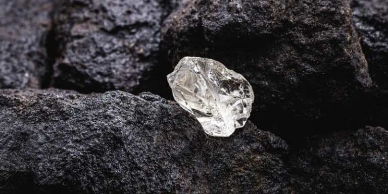 What Will Happen If You Burn A Diamond? - Diamond101