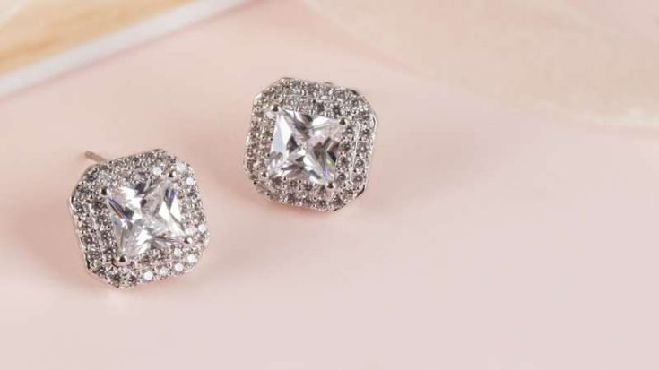 How to Tell if Diamond Earrings Are Real or Fake? - Diamond101