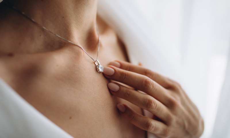 Is Wearing Diamonds Good For Health? - Diamond101