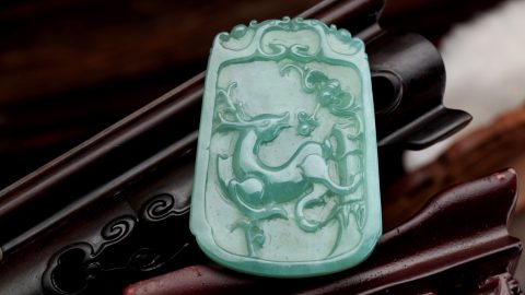 How to Tell if Jade is Real: 6 Easy Tests You Can Try At Home - Diamond101