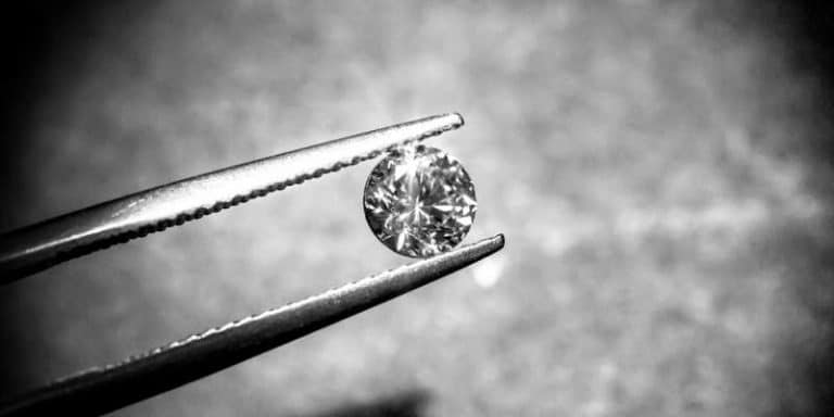 How Do You Avoid Diamond Switching At The Jeweler? - Diamond101