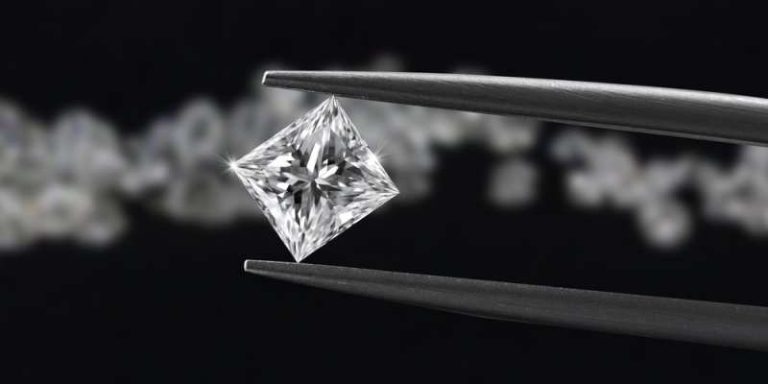 Princess Cut Vs. Cushion Cut: A Comparison Guide - Diamond101