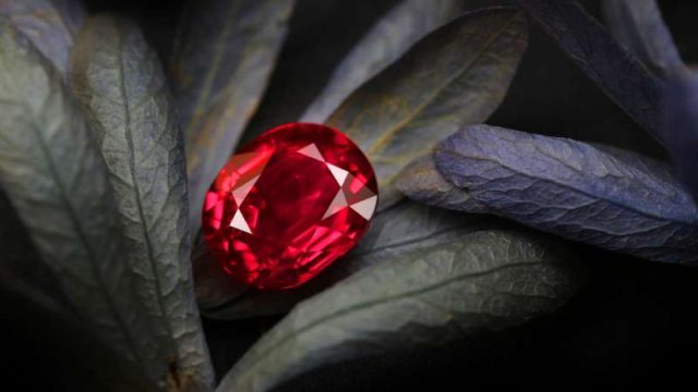 Red Diamonds: Everything You Need to Know - Diamond101