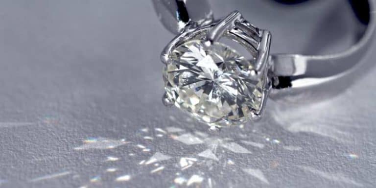 Does A Real Diamond Sparkle Rainbow? - Diamond101