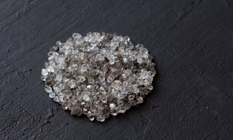 What Is The Difference Between Diamonds And Graphite? - Diamond101