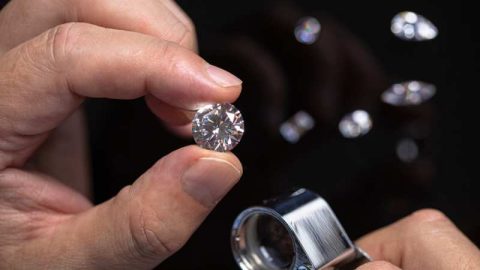 What Are Simulated Diamonds? Learn About Diamond Simulants - Diamond101