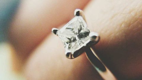 What Shape Diamond Looks Best On Fat Fingers? - Diamond101