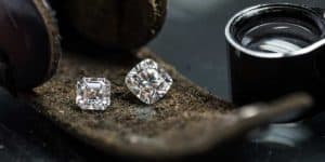 Will A Diamond Shatter If Heated? - Diamond101